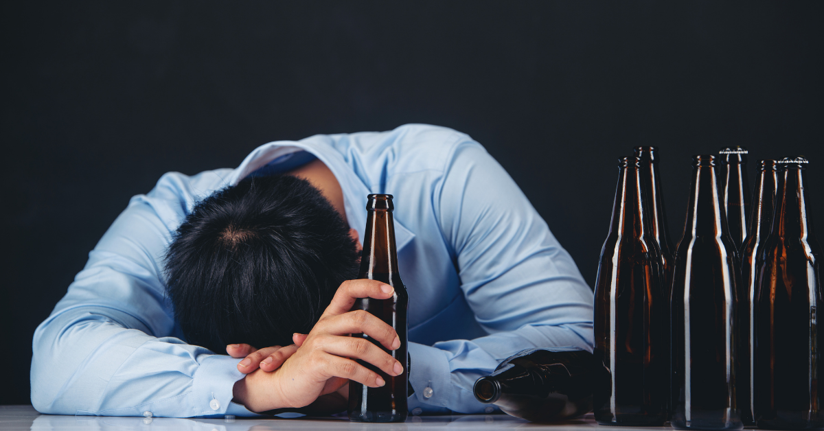 Effects of Drinking 12 Beers a Day | Beer Addiction & Withdrawal
